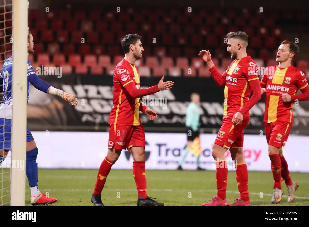 DEVENTER, NETHERLANDS - JANUARY 15: M Sam Hendriks of Go Ahead Eagles ...