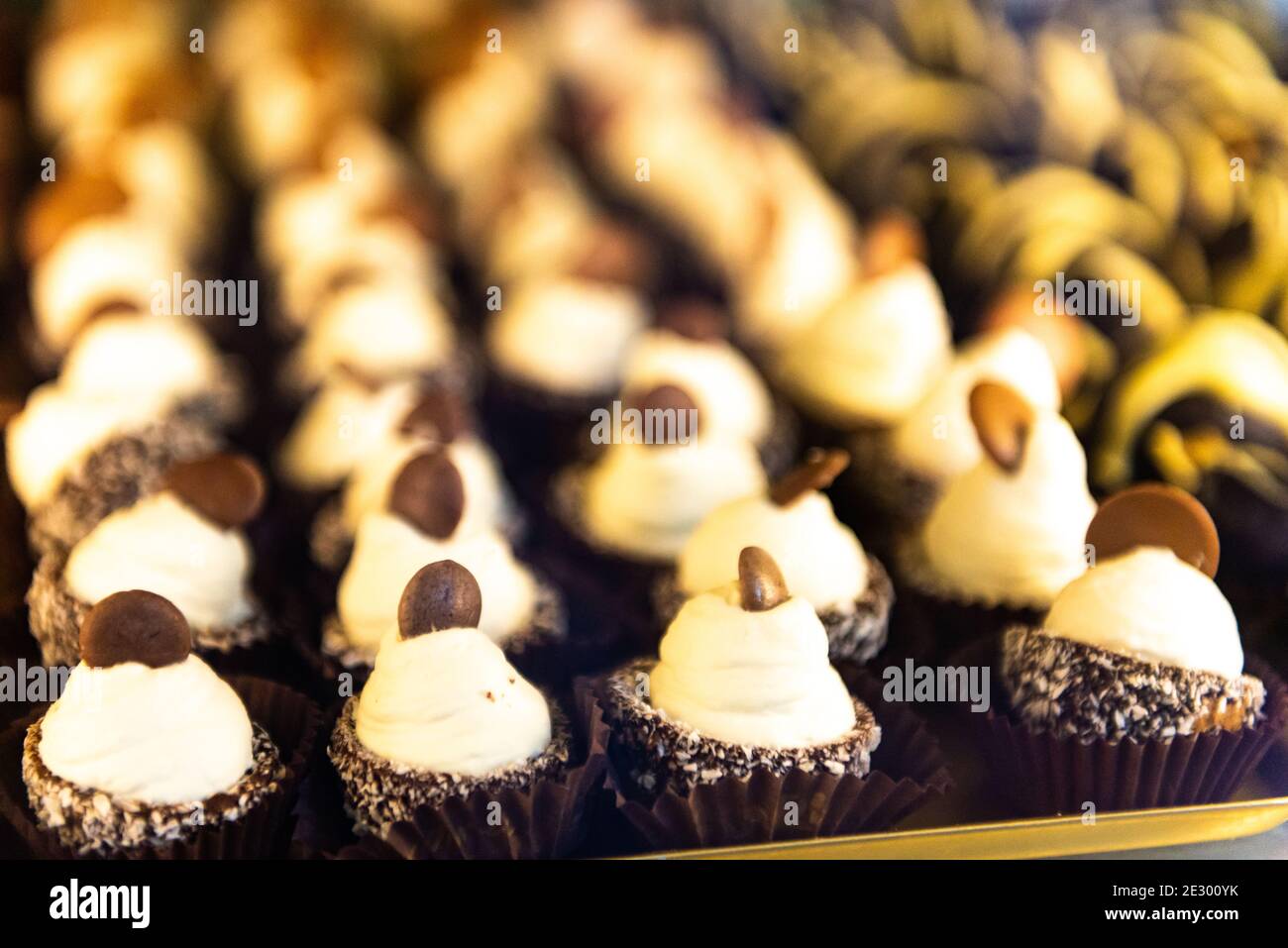 White mousse hi-res stock photography and images - Alamy