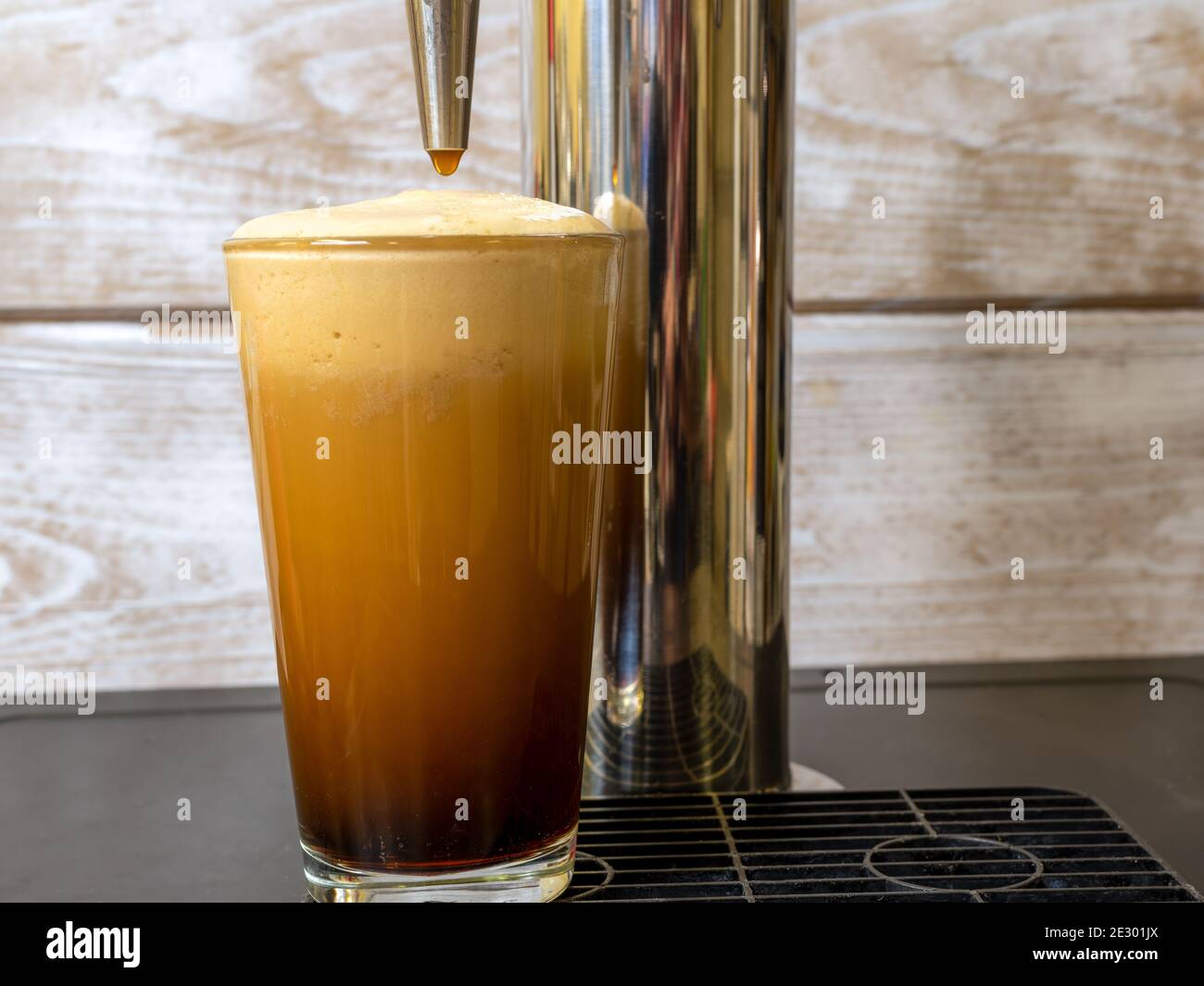 Nitro beer hi-res stock photography and images - Alamy