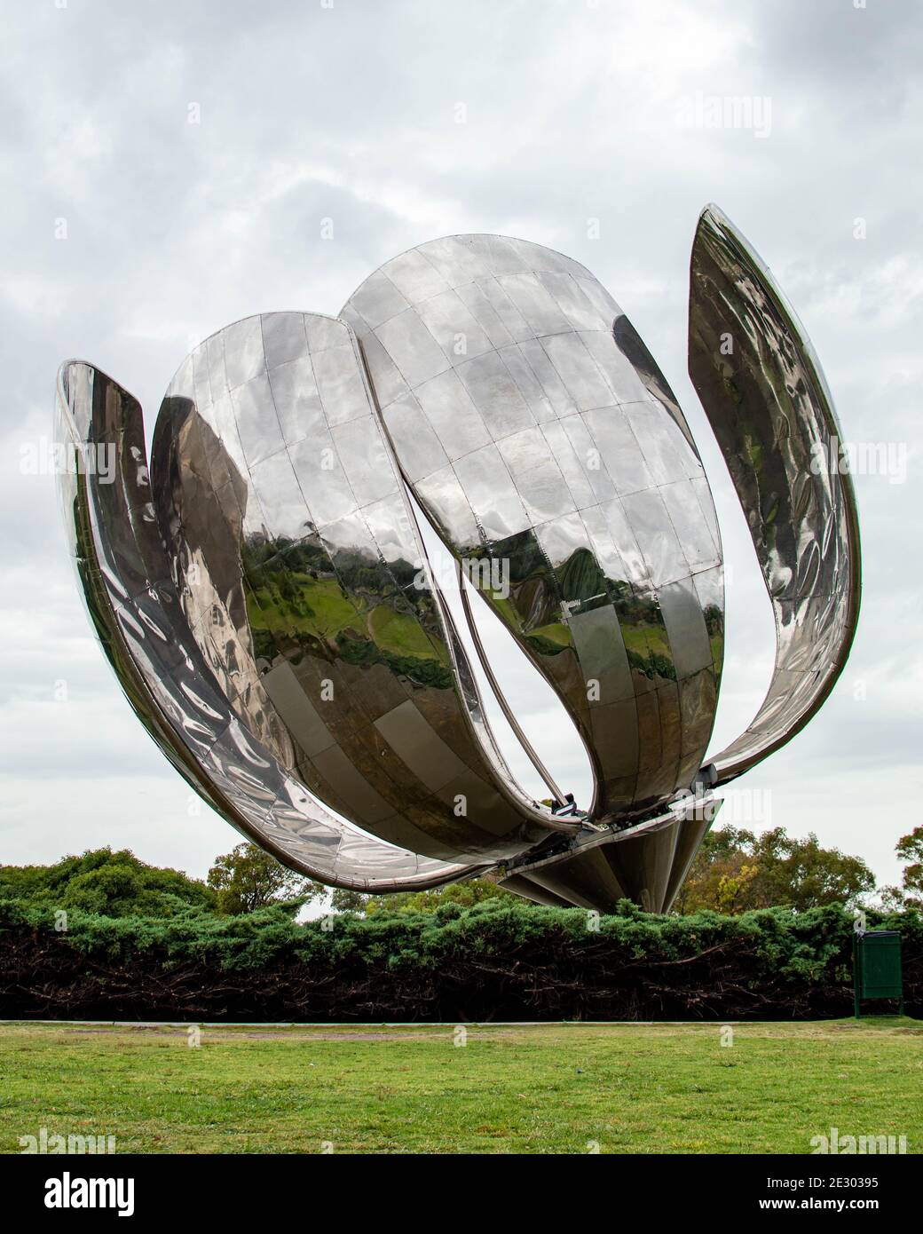 Floralis Generica, Buenos Aires, Argentina Stock Photo - Alamy
