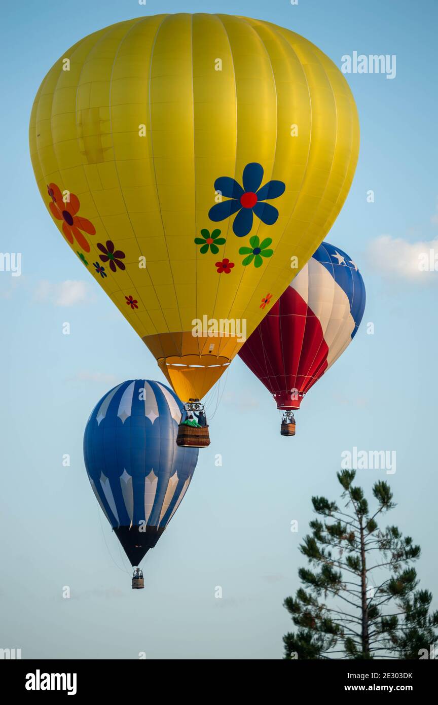 Trio of hot-air balloons in flight Stock Photo - Alamy