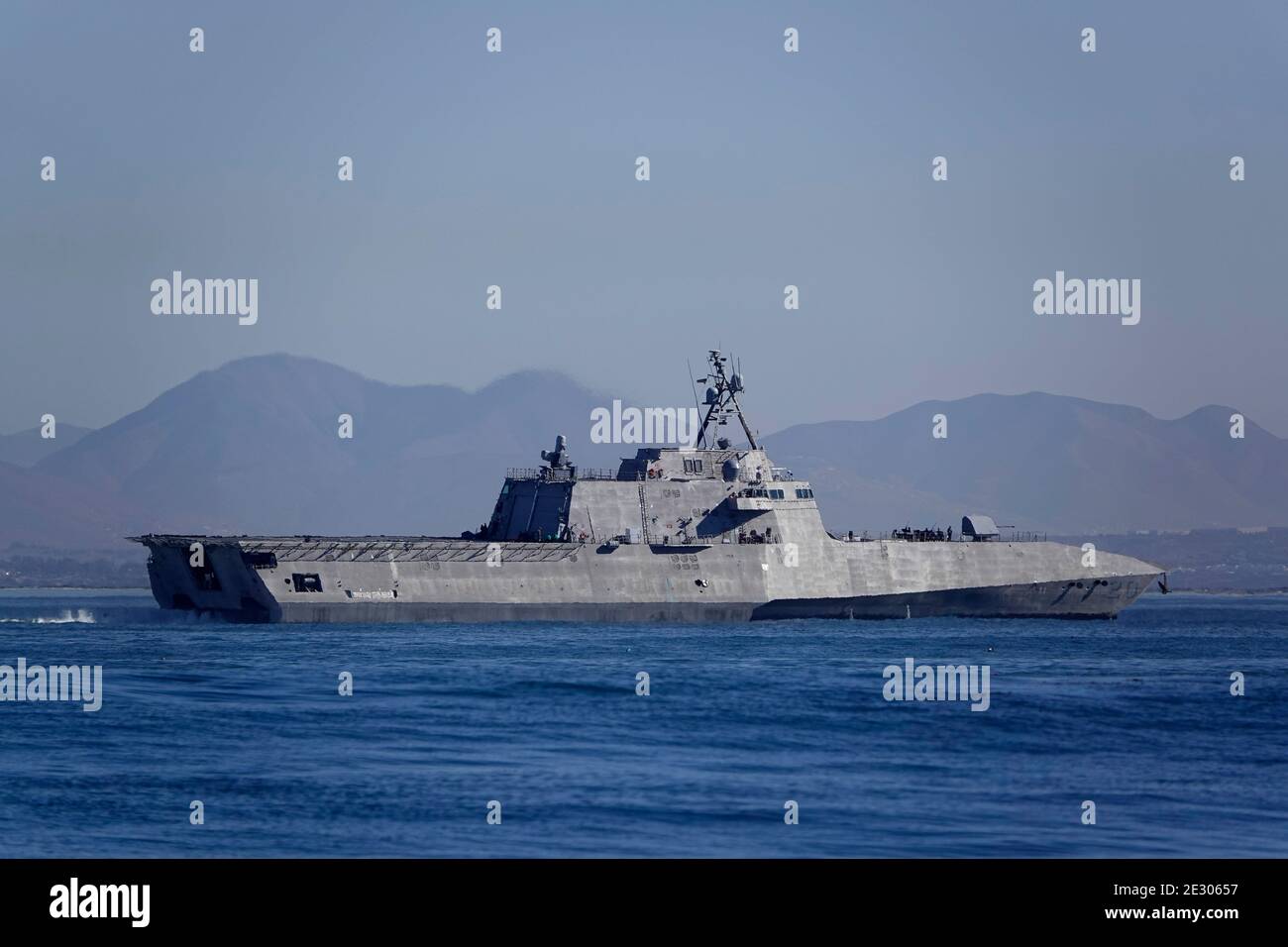 Uss cincinnati hi-res stock photography and images - Alamy