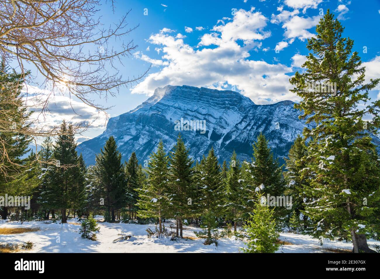 Mount rundle sunshine hi-res stock photography and images - Alamy