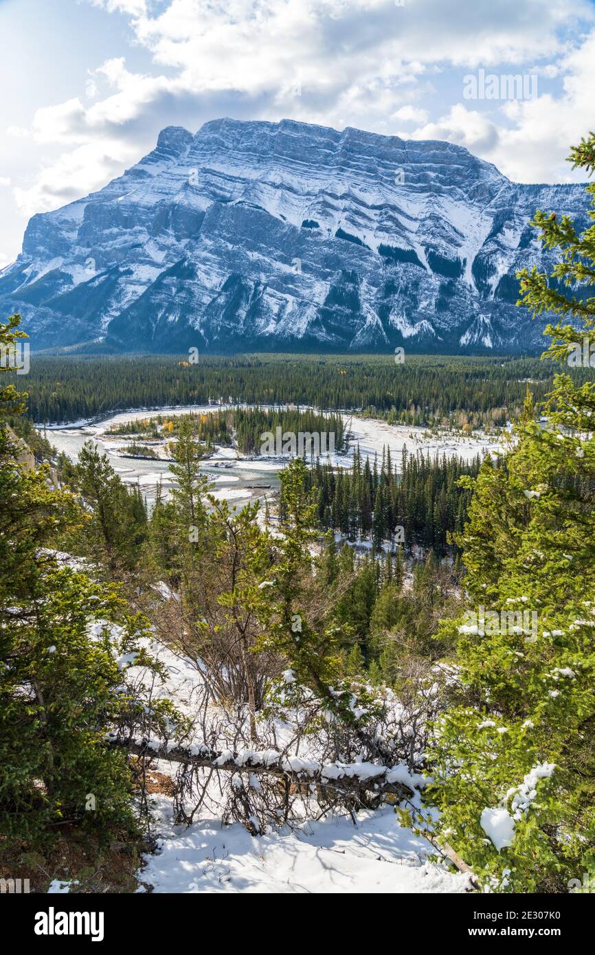 River valley rundle hi-res stock photography and images - Alamy