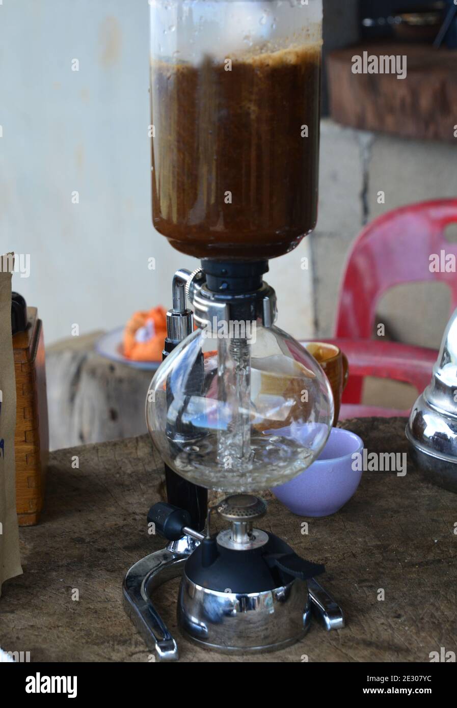 Coffee drip process vintage hi-res stock photography and images - Alamy