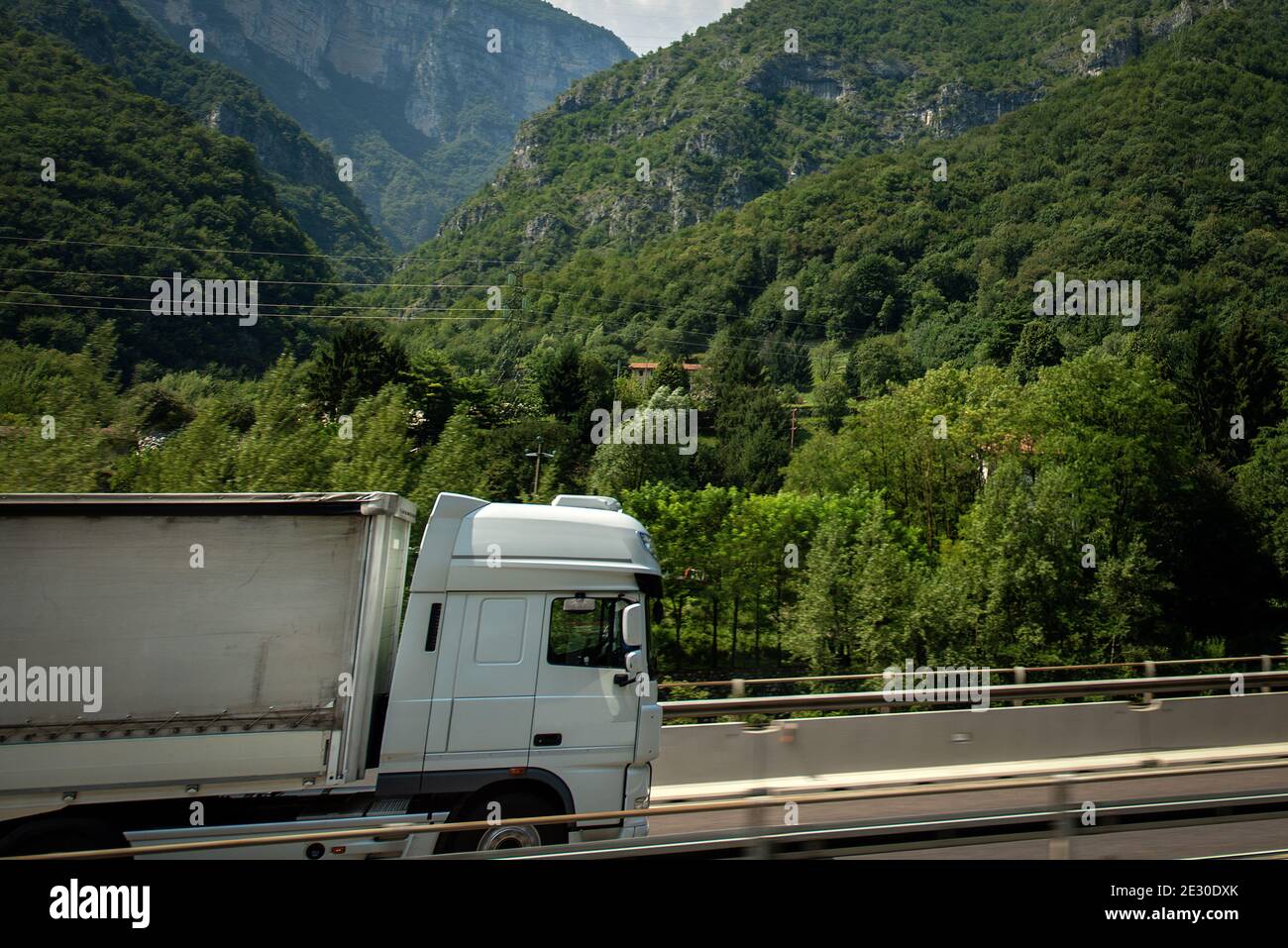 Semi truck on mountain road hi-res stock photography and images - Alamy