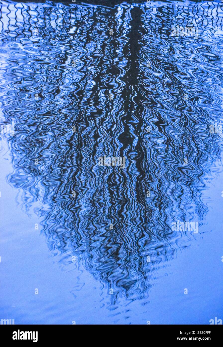 Tree reflection canal hi-res stock photography and images - Alamy