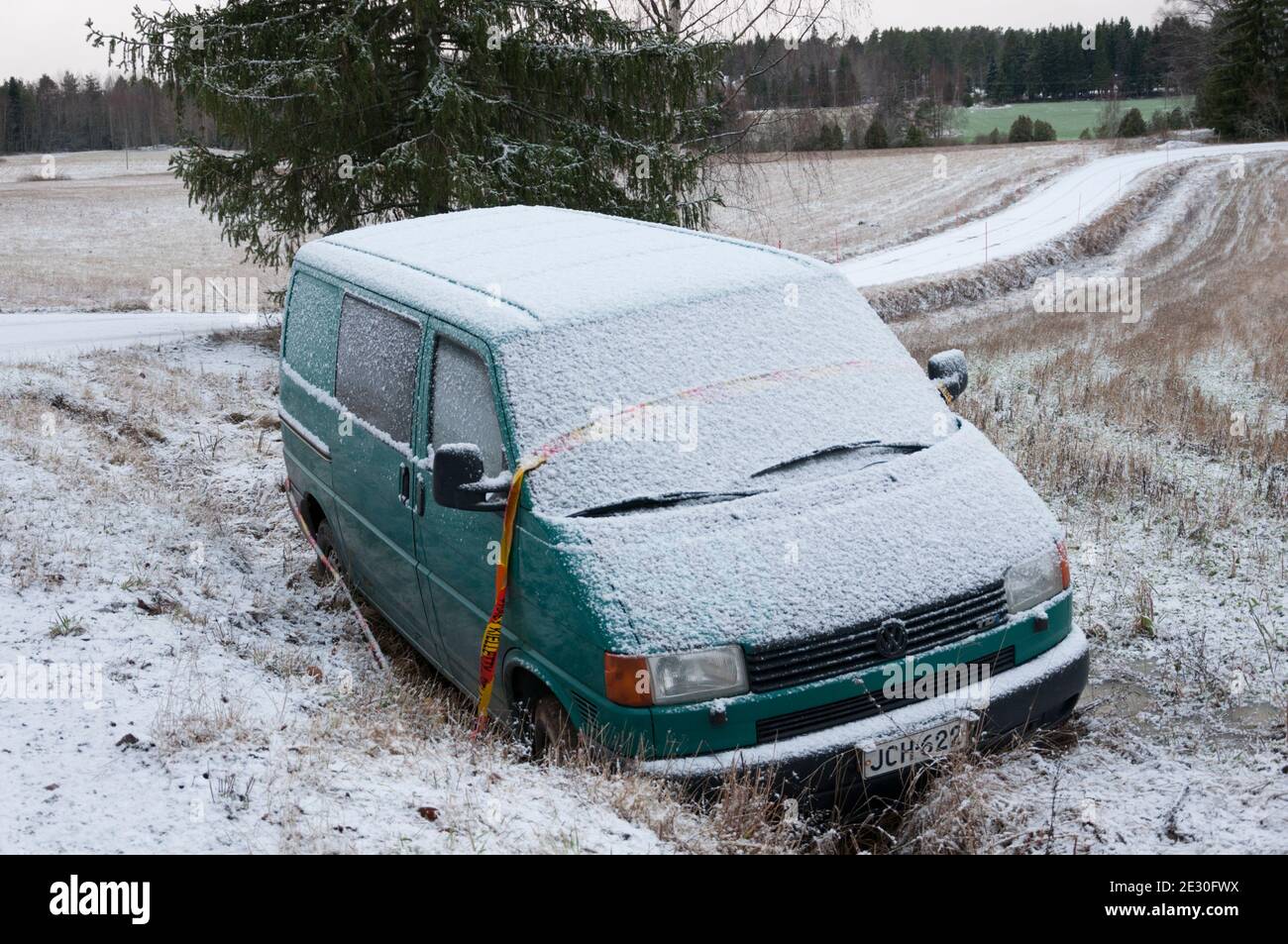 Vw van in a ditch hi-res stock photography and images - Alamy
