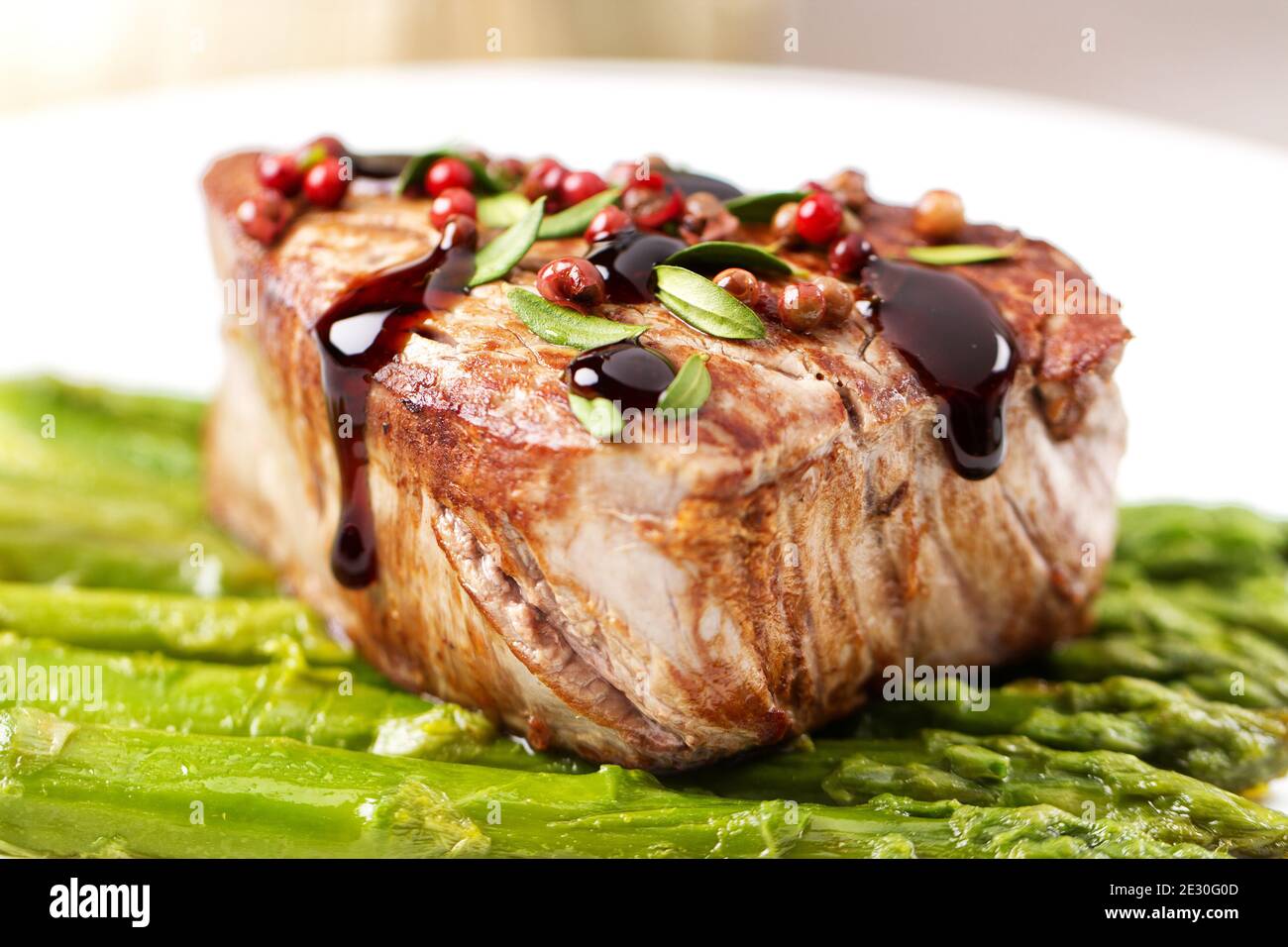 Pink beef hi-res stock photography and images - Alamy