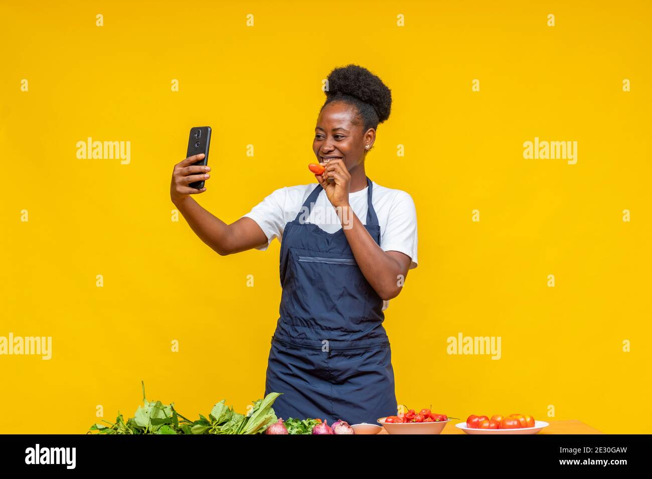 African chef female hi-res stock photography and images - Alamy