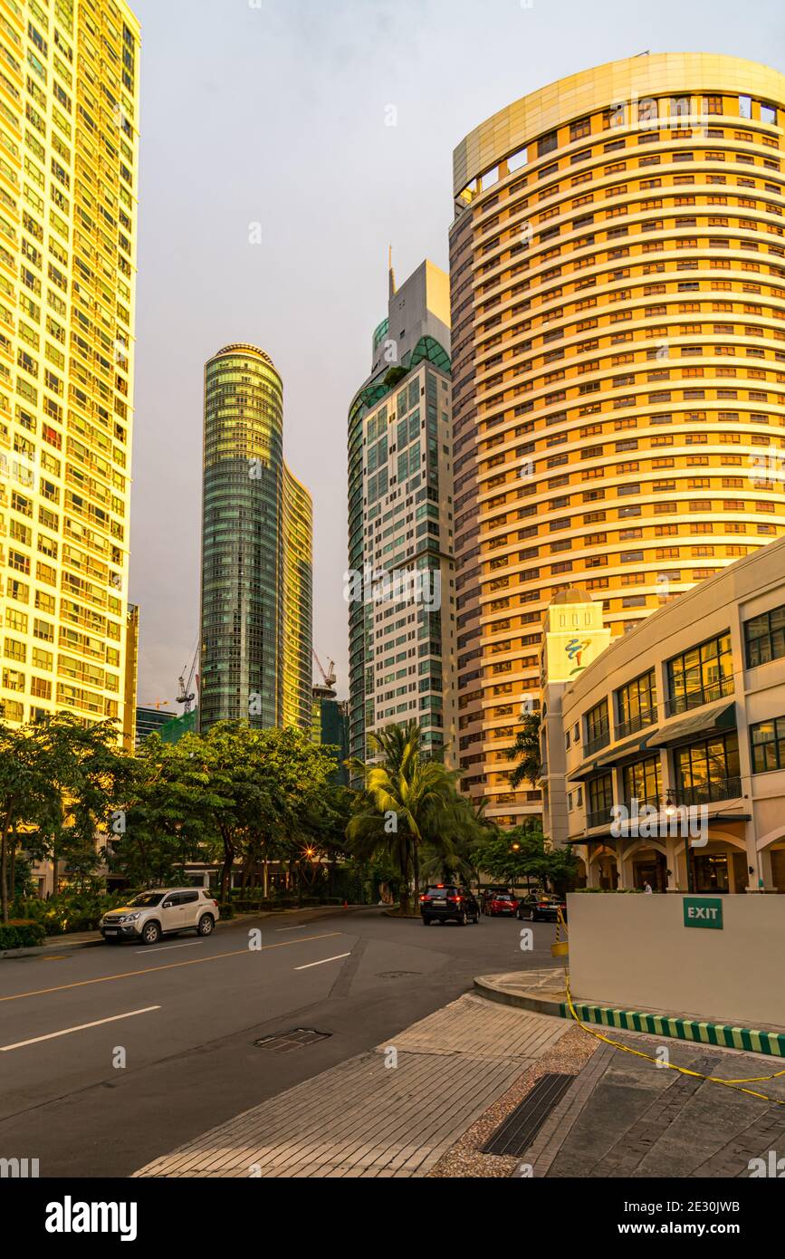 Manila commercial district hi-res stock photography and images - Alamy