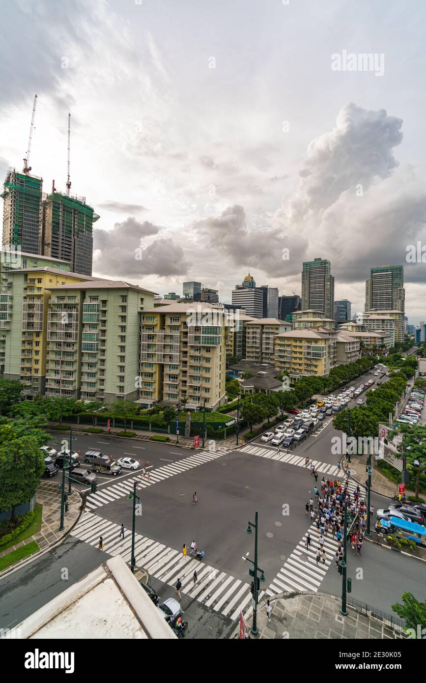 Traffic intersection city manila hi-res stock photography and images ...