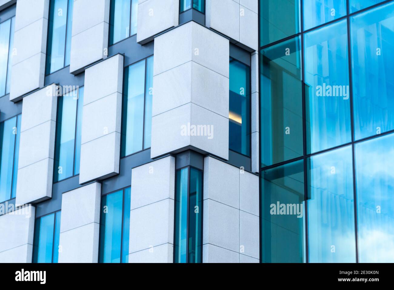 Exterior office white facade hi-res stock photography and images - Alamy