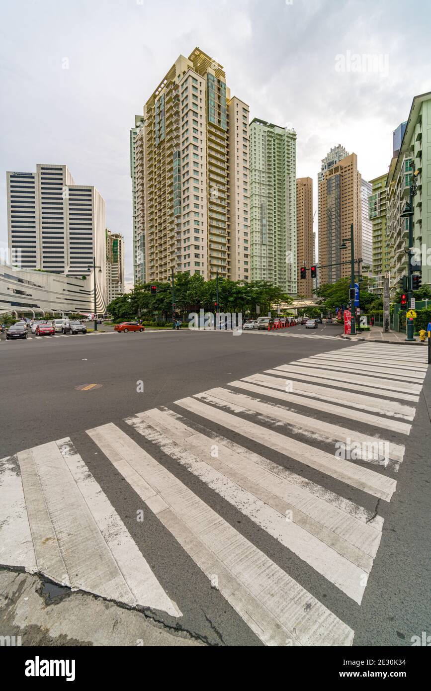 Traffic intersection city manila hi-res stock photography and images ...