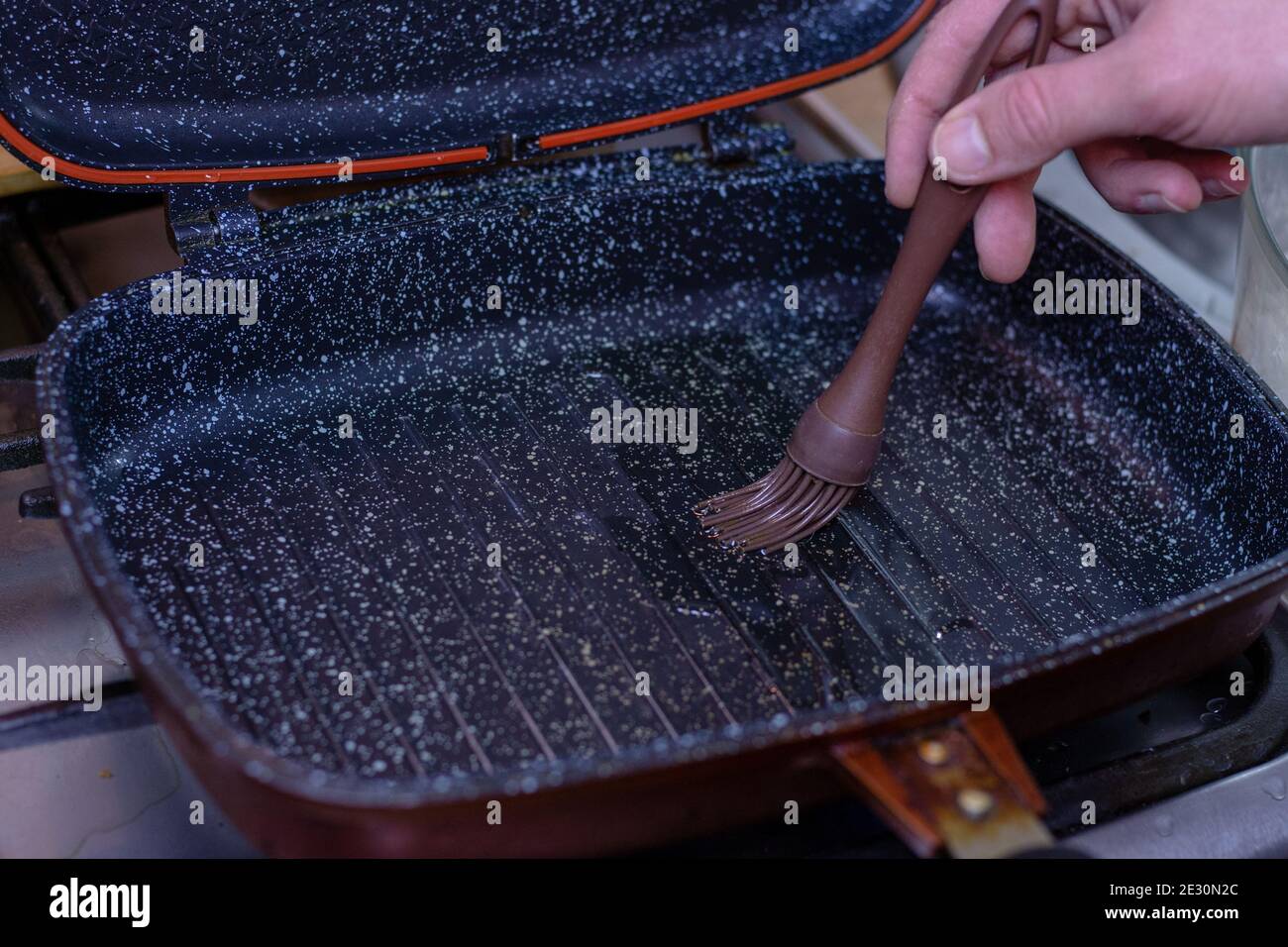 Washing pan hi-res stock photography and images - Alamy