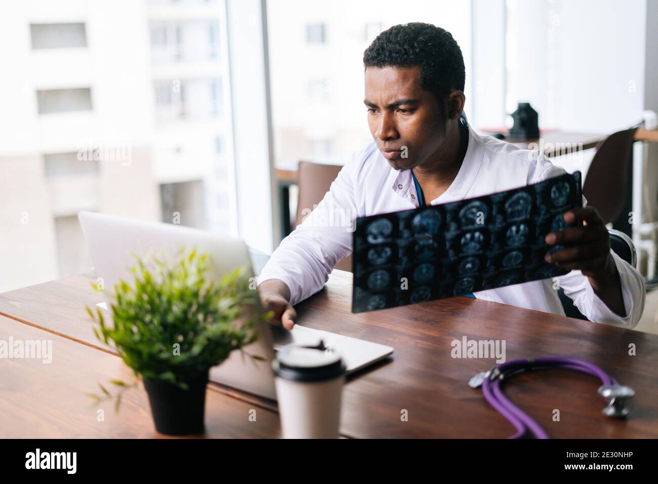 Mri brain scan african american patient hi-res stock photography and ...