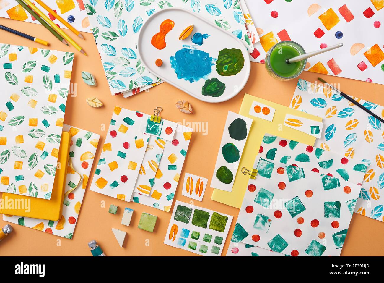 Overhead paper hi-res stock photography and images - Alamy