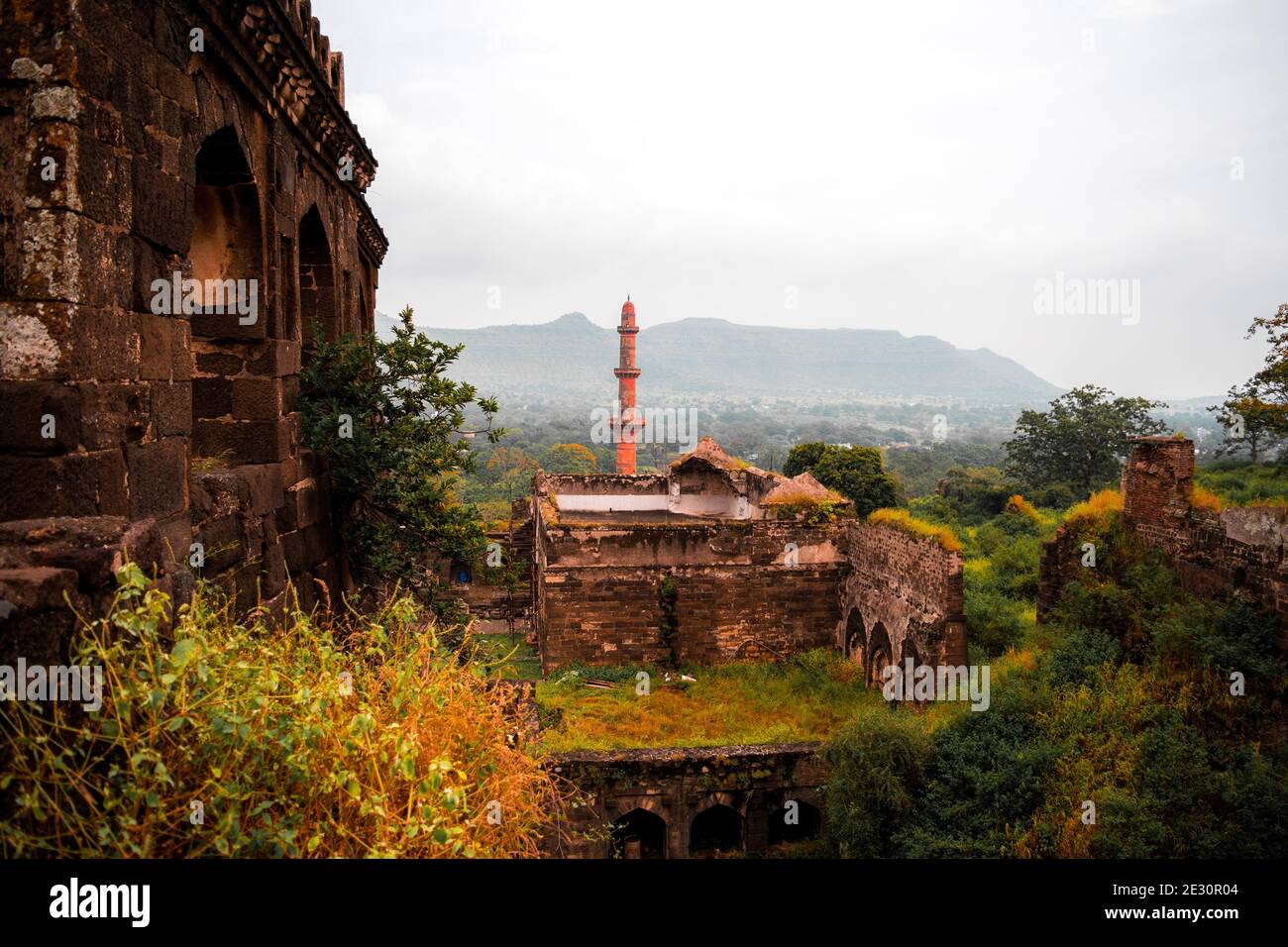Chand Minar or the Tower of the Moon is a medieval tower Daulatabad ...