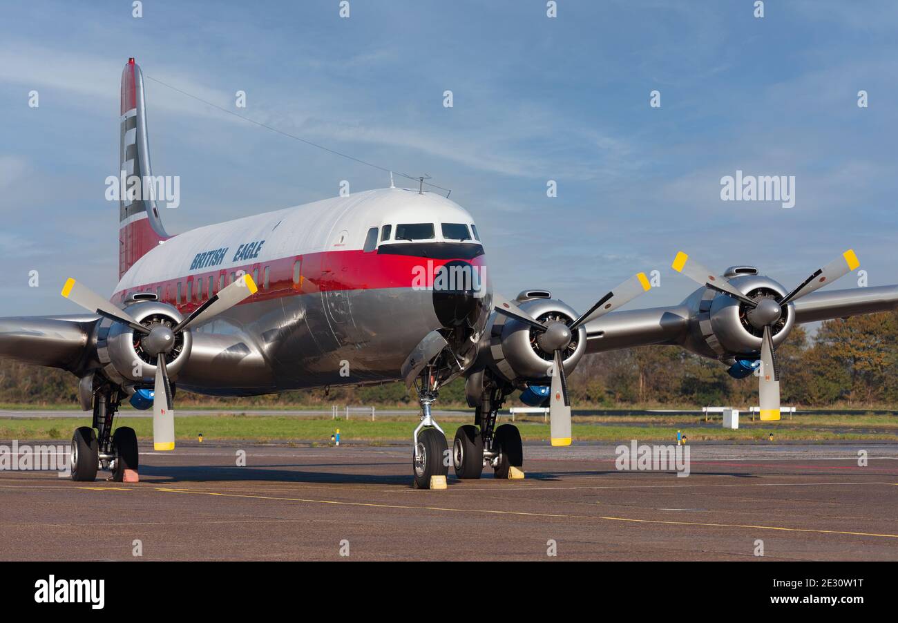 Four engine british transport aircraft hi-res stock photography and ...