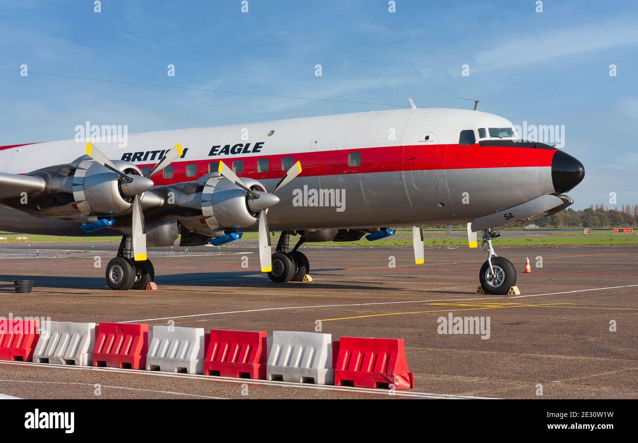 Four engine british transport aircraft hi-res stock photography and ...