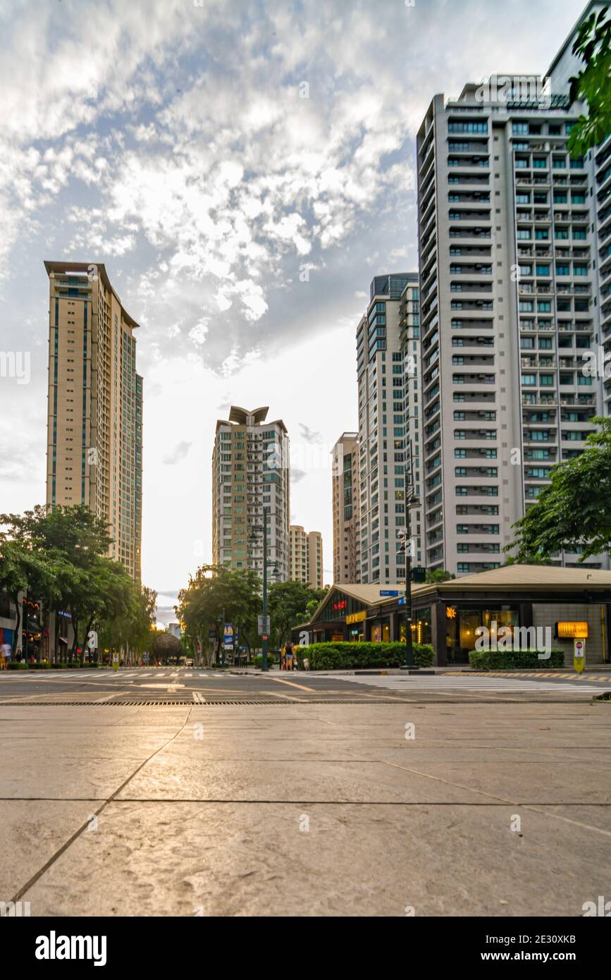 Bgc skyscraper hi-res stock photography and images - Alamy