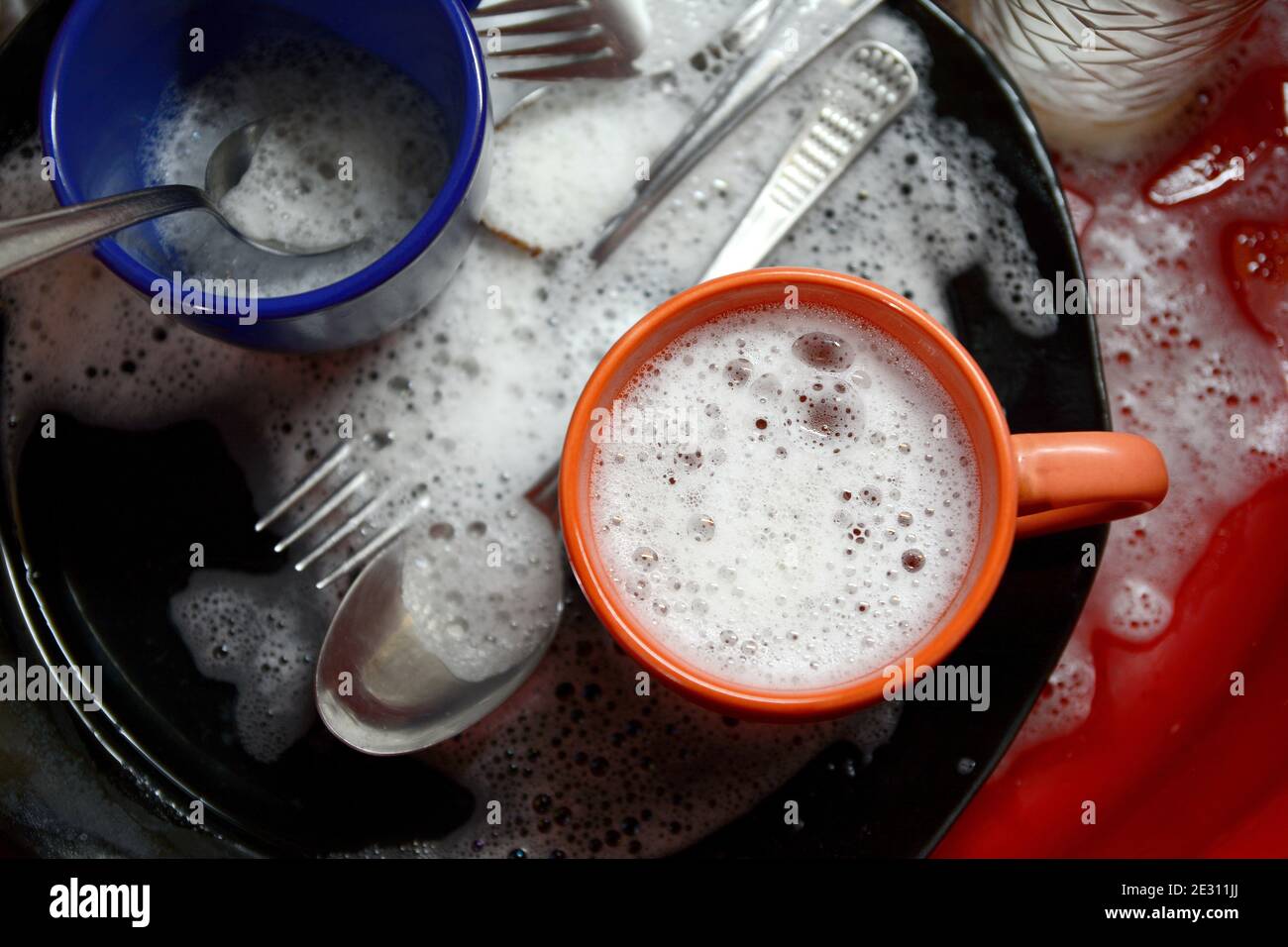 Sponge soaking water hi-res stock photography and images - Alamy
