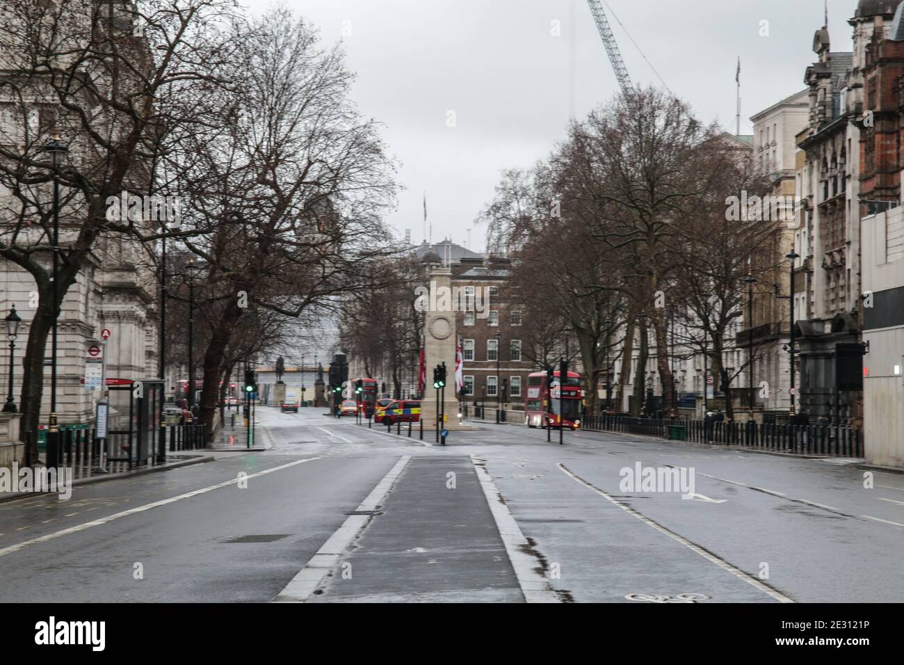 Empty streets ib london hi-res stock photography and images - Alamy
