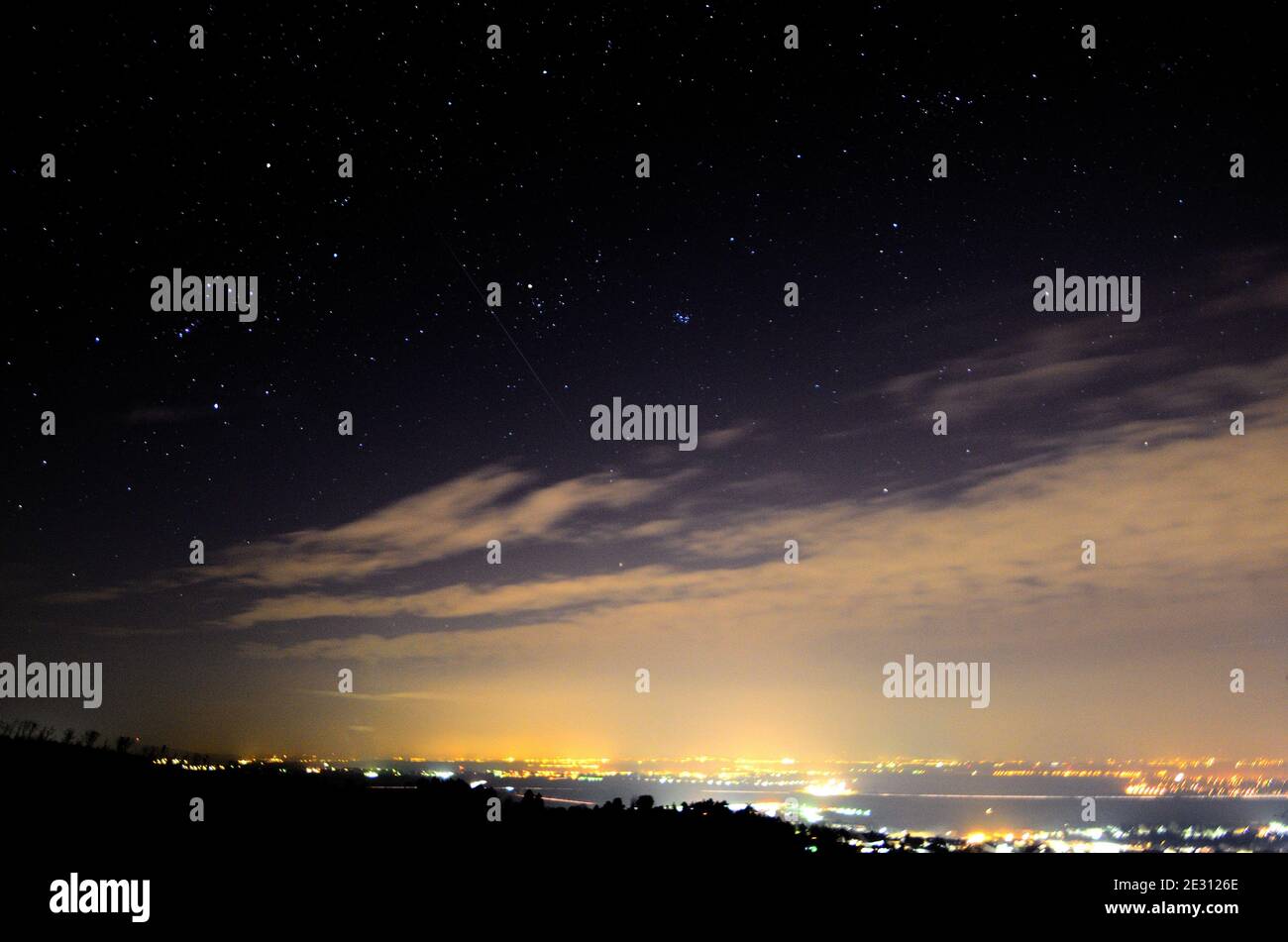 Shooting star space stars hi-res stock photography and images - Alamy