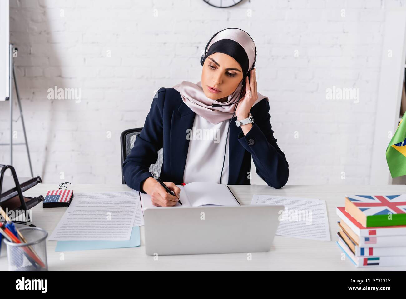 Britain usa middle east flags hi-res stock photography and images - Alamy