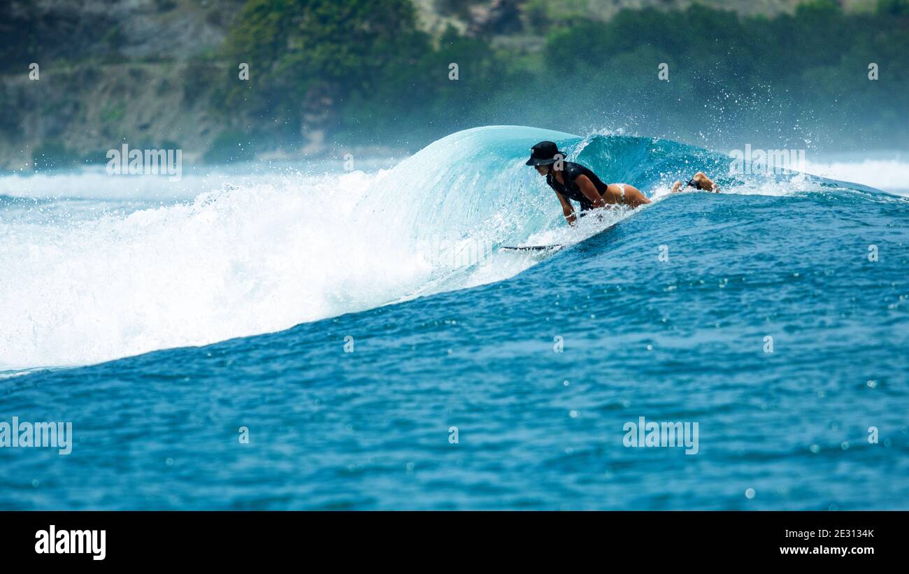 Wave water photos hi-res stock photography and images - Alamy