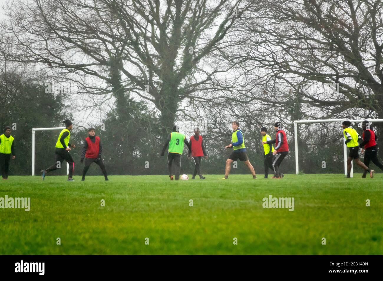 Amateur football bibs hi-res stock photography and images - Alamy