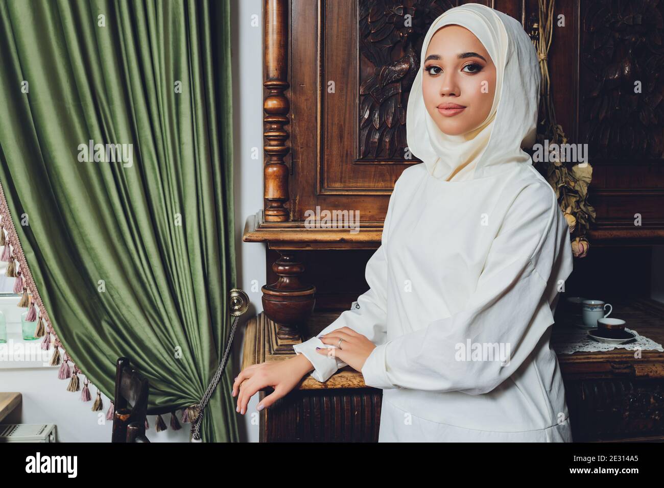 Traditional Islamic Women Clothing