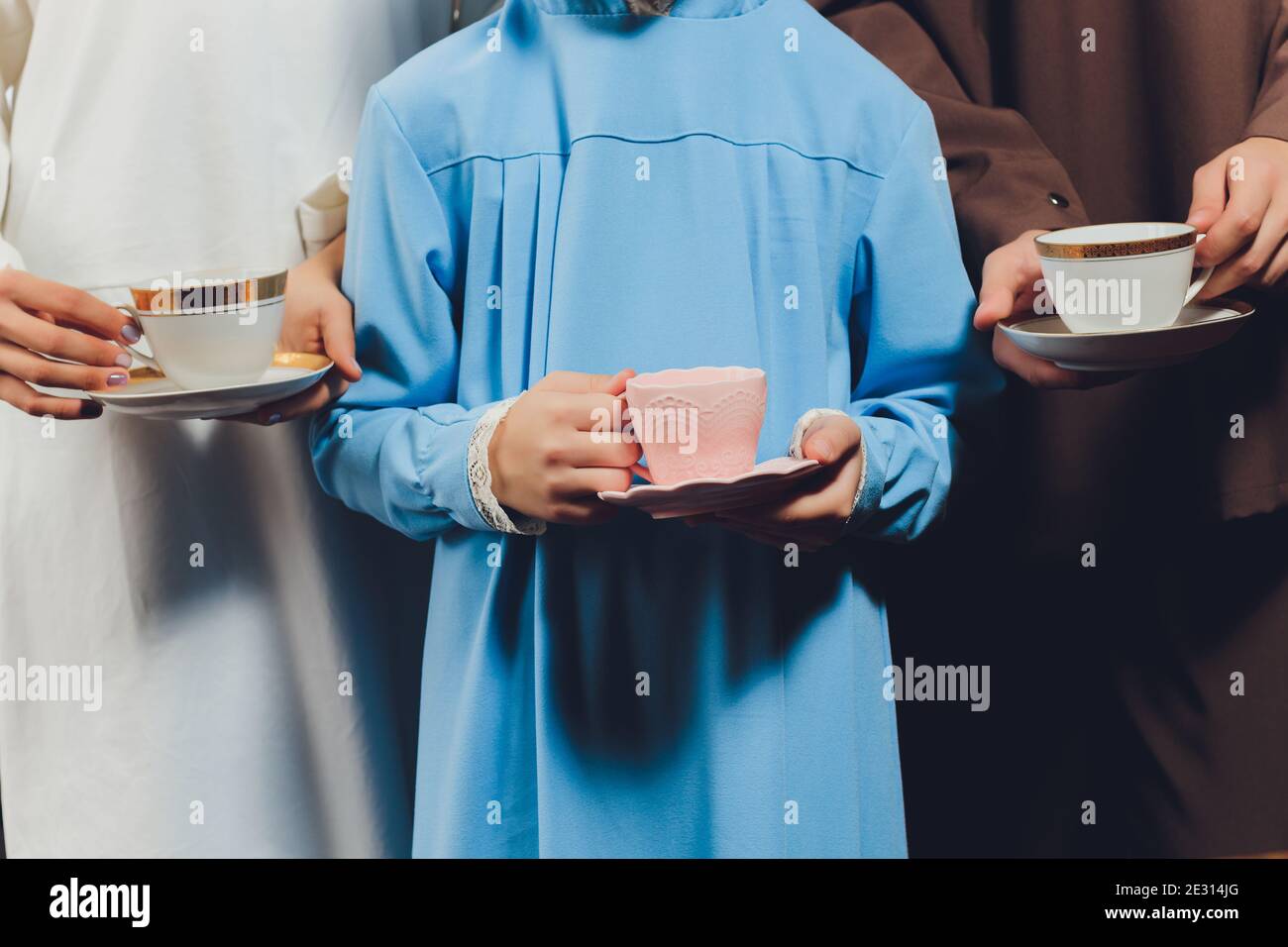 Arab family home traditional clothing hi-res stock photography and ...