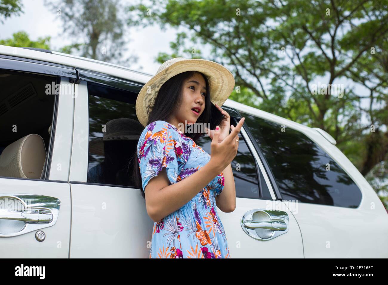 Lean back view camera hi-res stock photography and images - Alamy