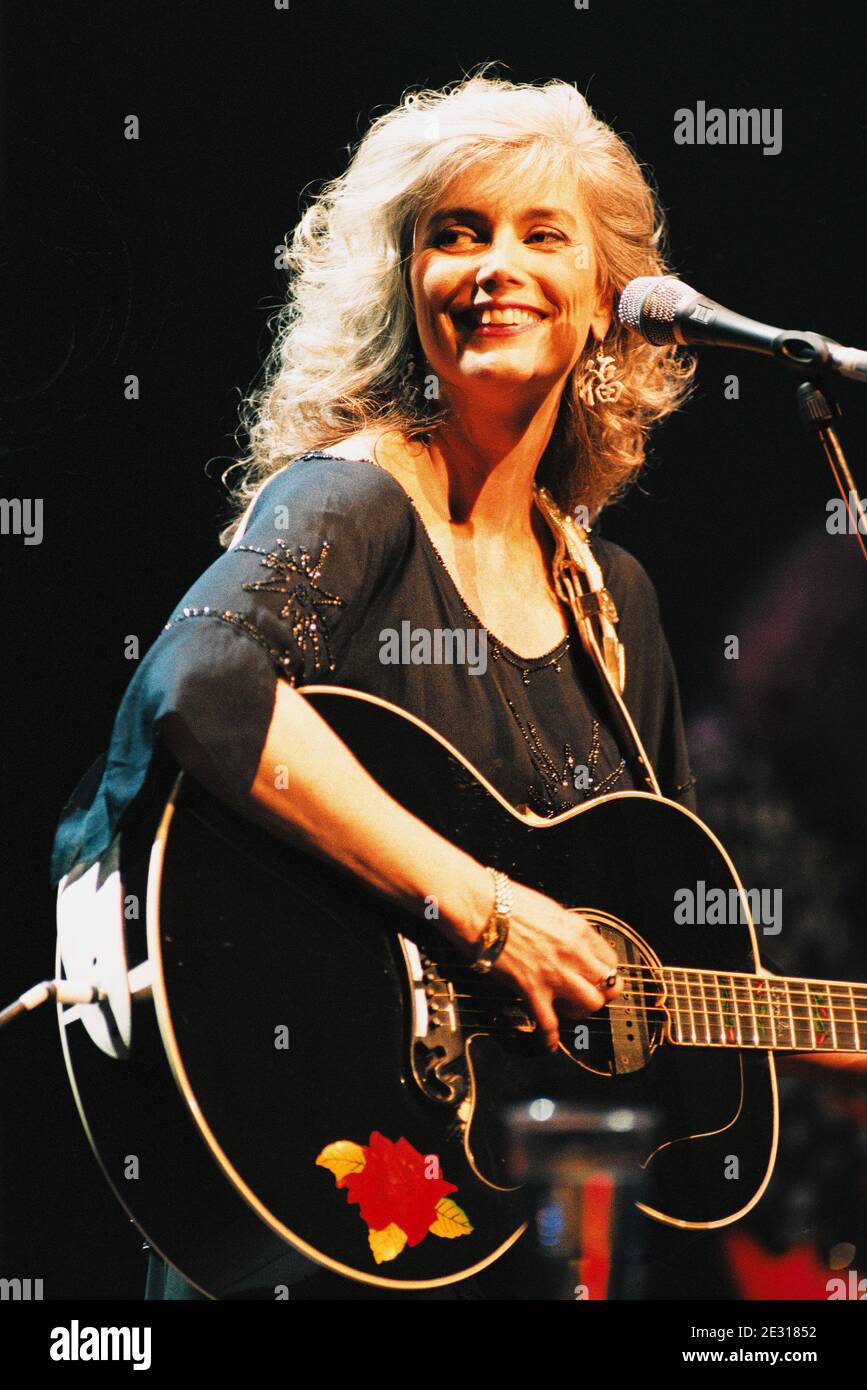 Emmylou harris hi-res stock photography and images - Alamy