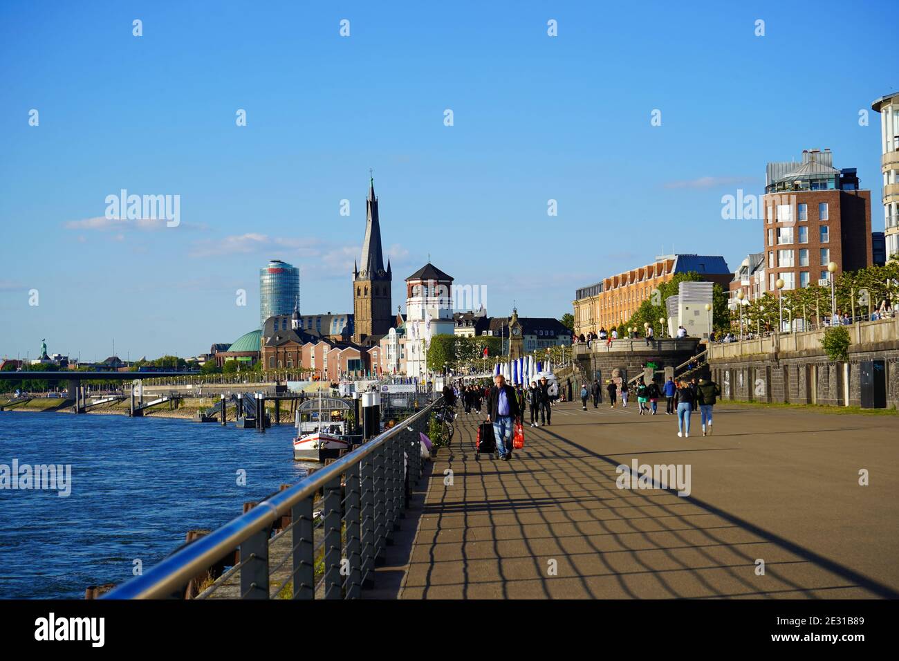 Promenade background hi-res stock photography and images - Alamy