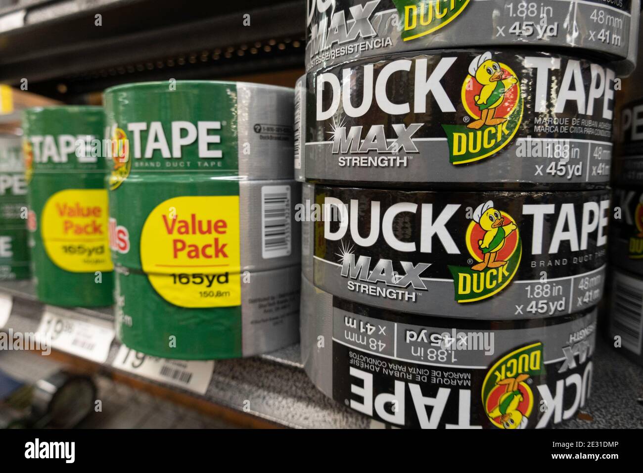 Staples store interior hi-res stock photography and images - Alamy