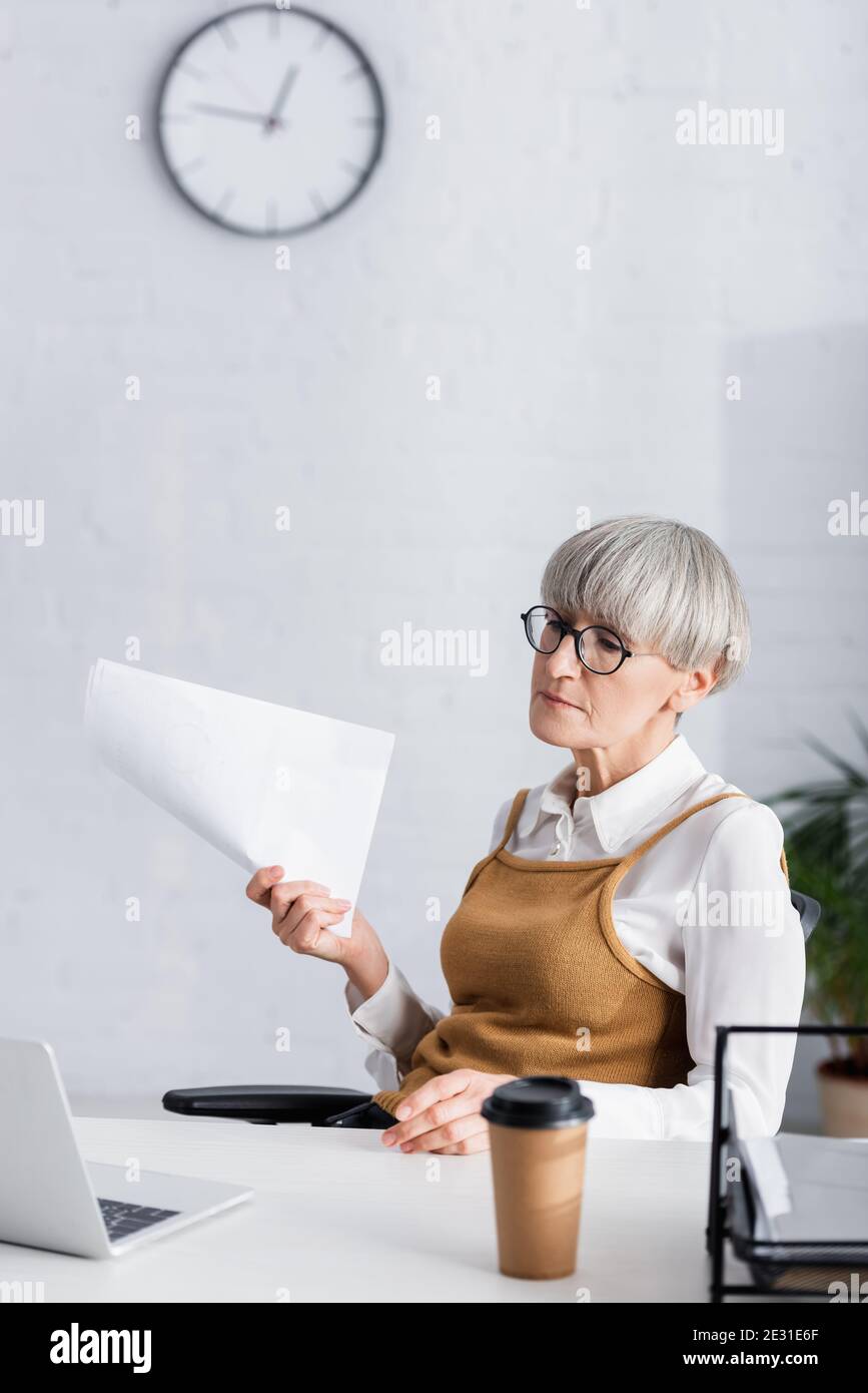 Mature team hi-res stock photography and images - Alamy