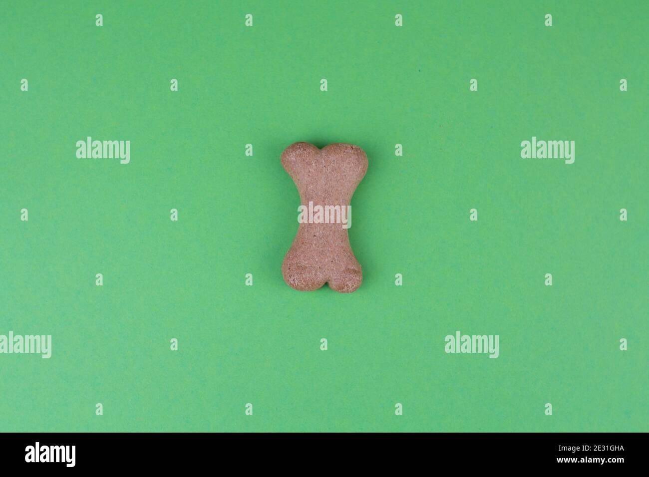 Green dog bones pattern hi-res stock photography and images - Alamy