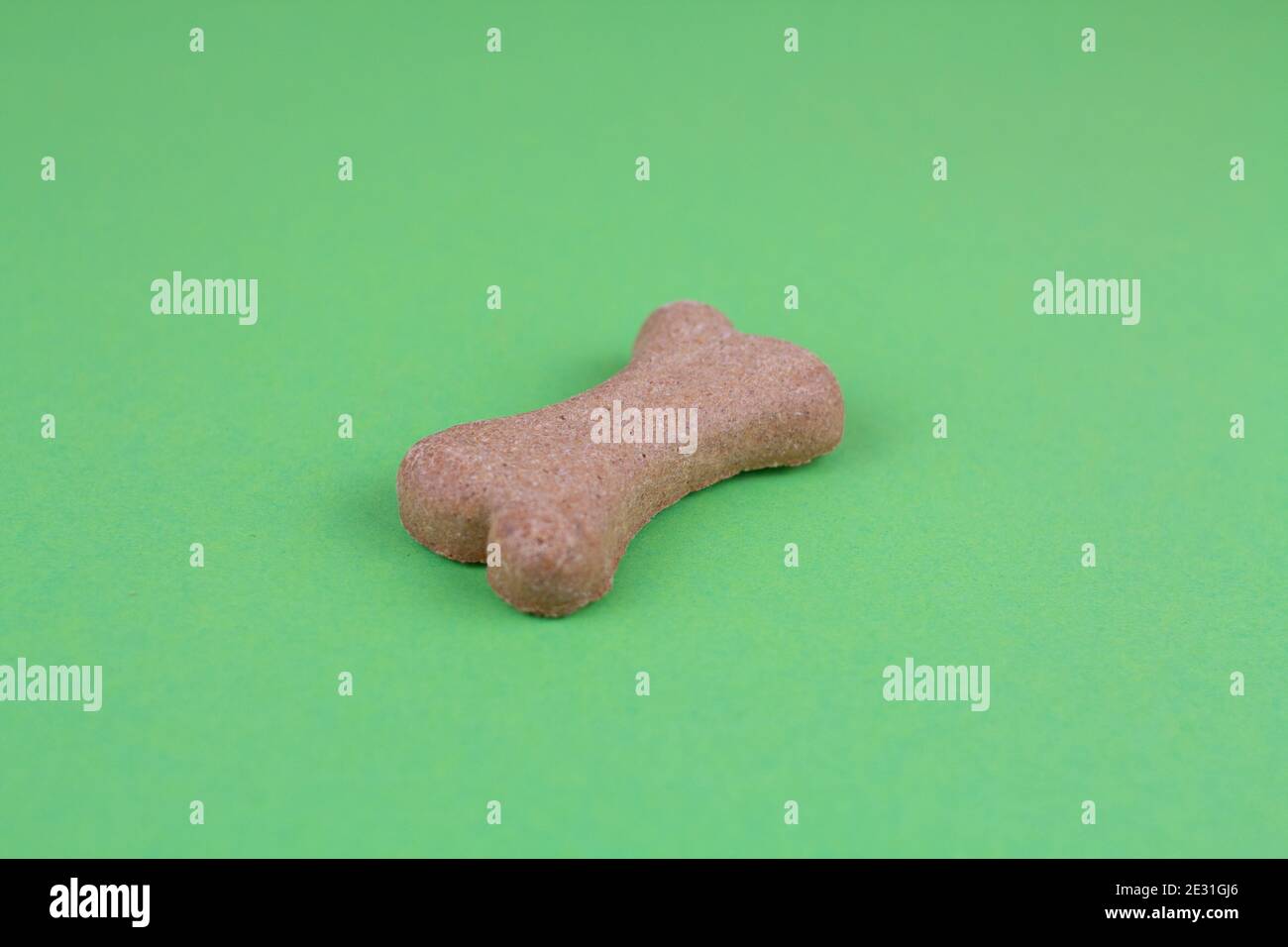 Green dog bones pattern hi-res stock photography and images - Alamy