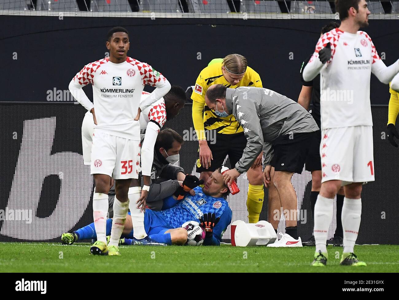 Dortmund, Deutschland. 16th Jan, 2021. firo: 16.01.2021 Soccer: Soccer ...
