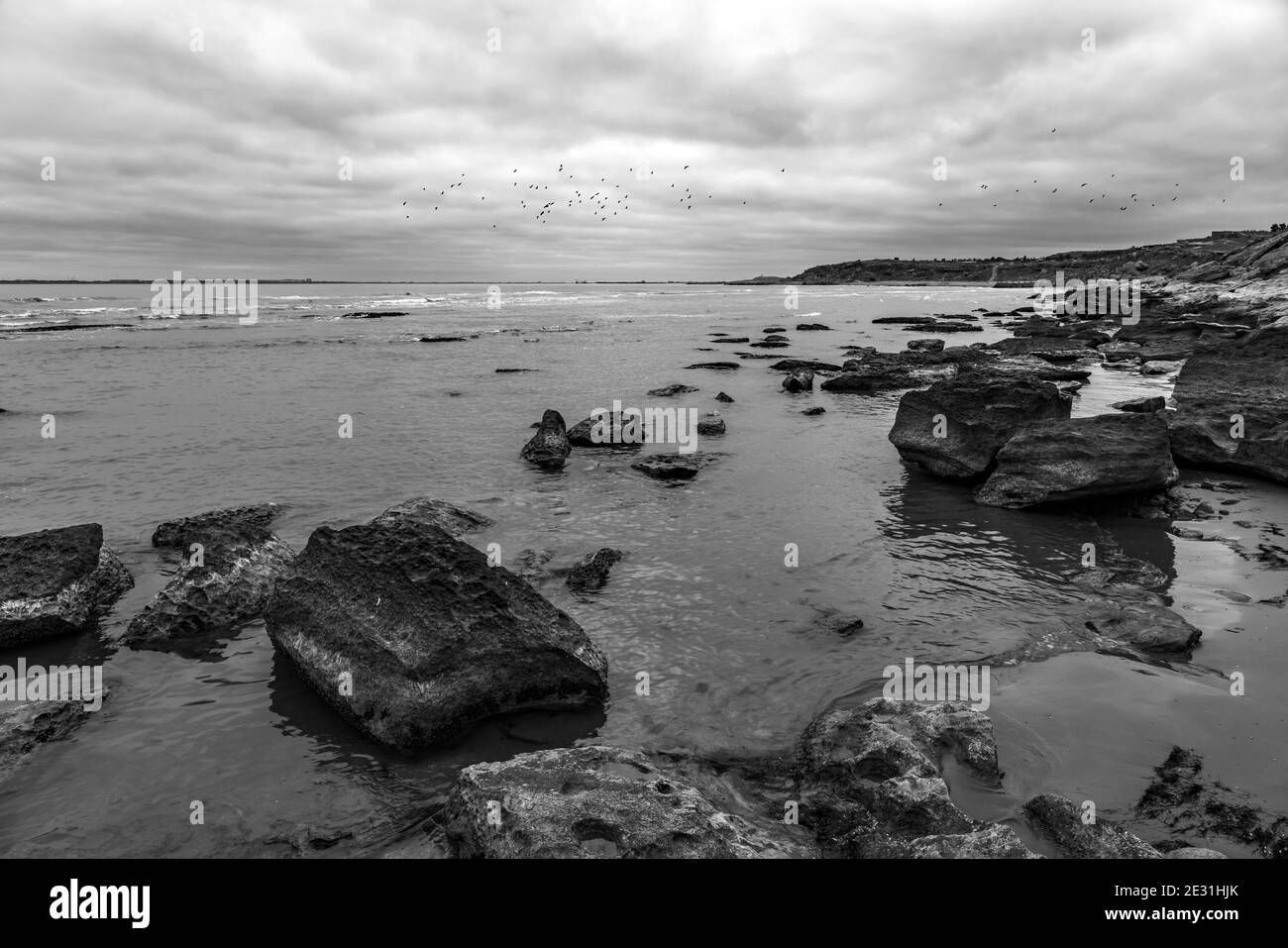 Sea ocean sandy shore Black and White Stock Photos & Images - Alamy