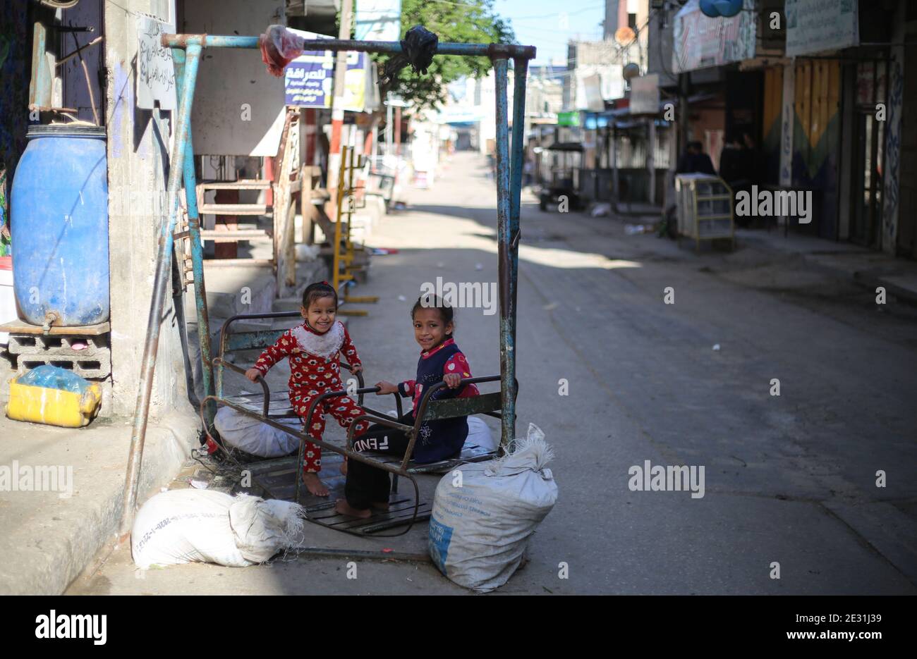Deir Al-Balah, The Gaza Strip, Palestine. 16th Jan, 2021. At Deir al ...