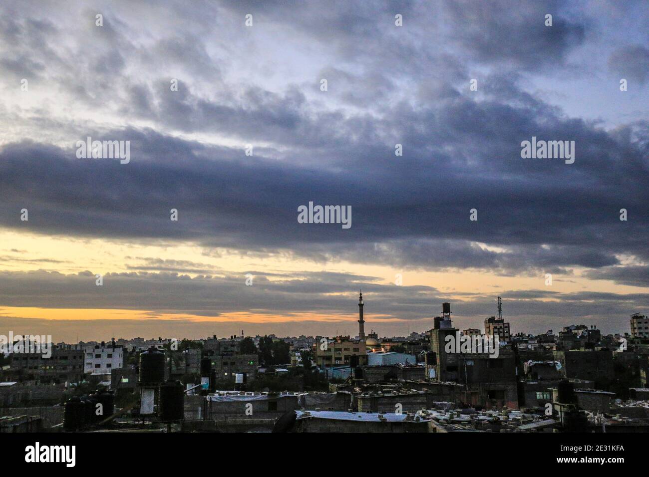 Gaza City, The Gaza Strip, Palestine. 16th Jan, 2021. Sunset in Jabalia ...