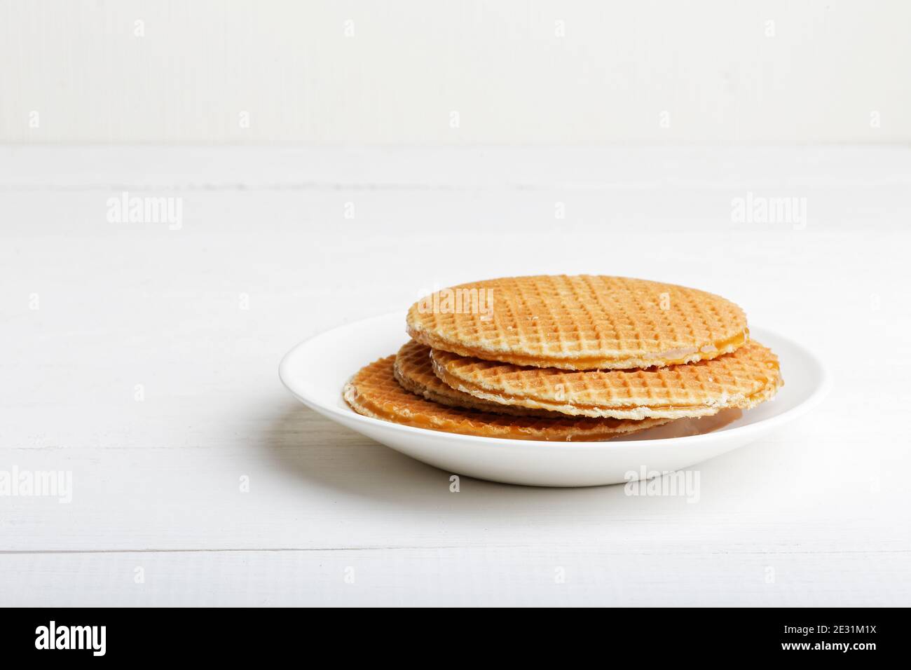 Caramel wafers hi-res stock photography and images - Alamy