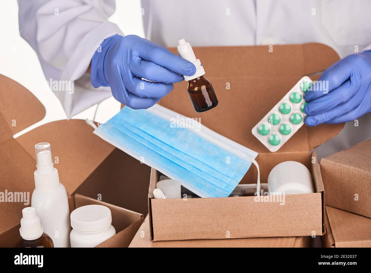 Prescription delivery hi-res stock photography and images - Alamy