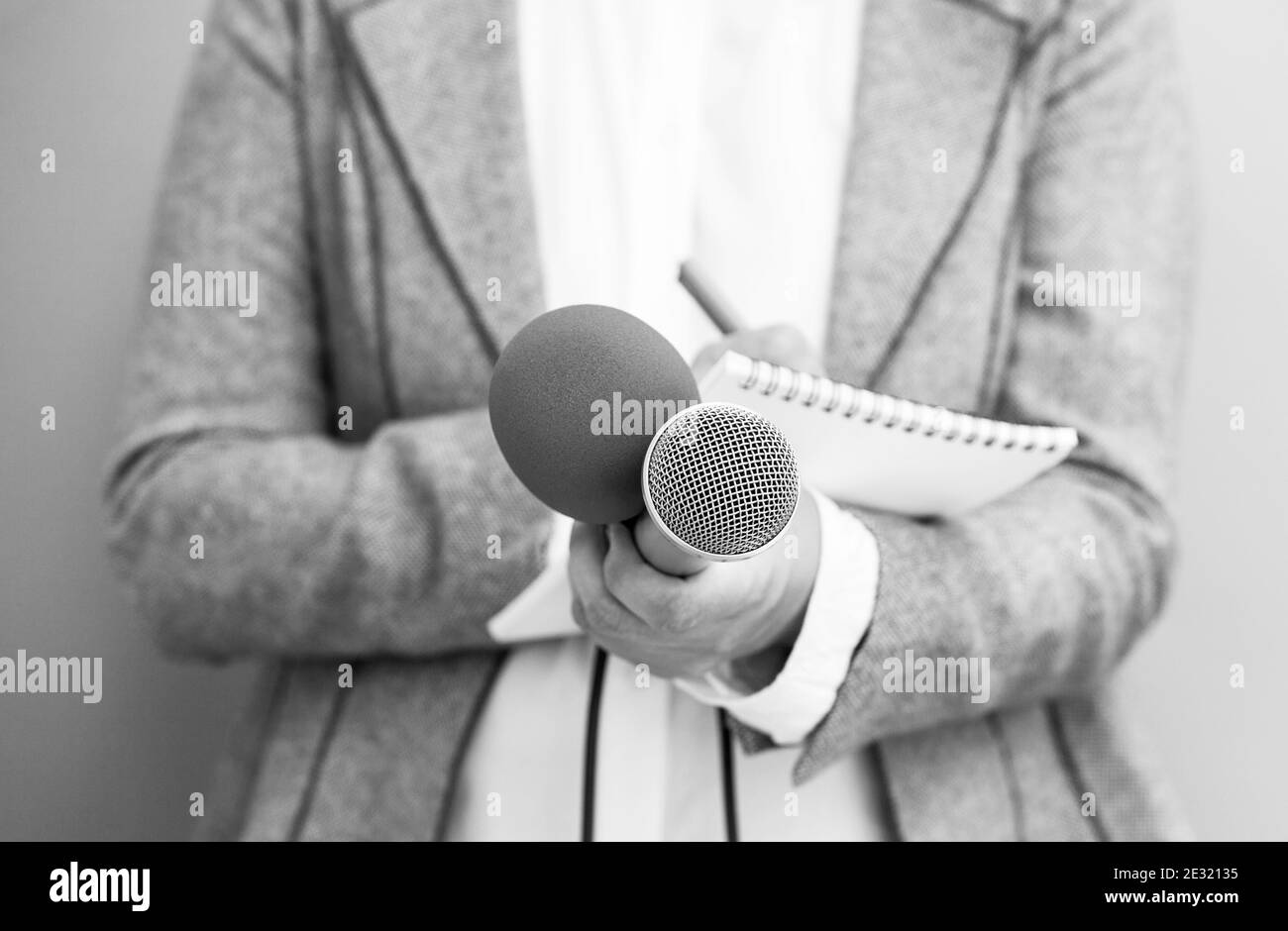Reporter interview notes Black and White Stock Photos & Images - Alamy