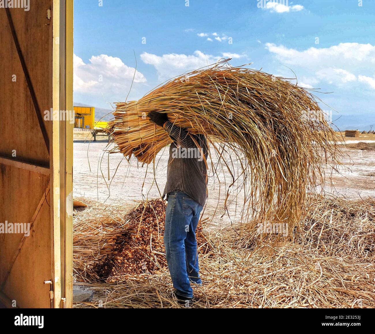 Farmer man hi-res stock photography and images - Alamy