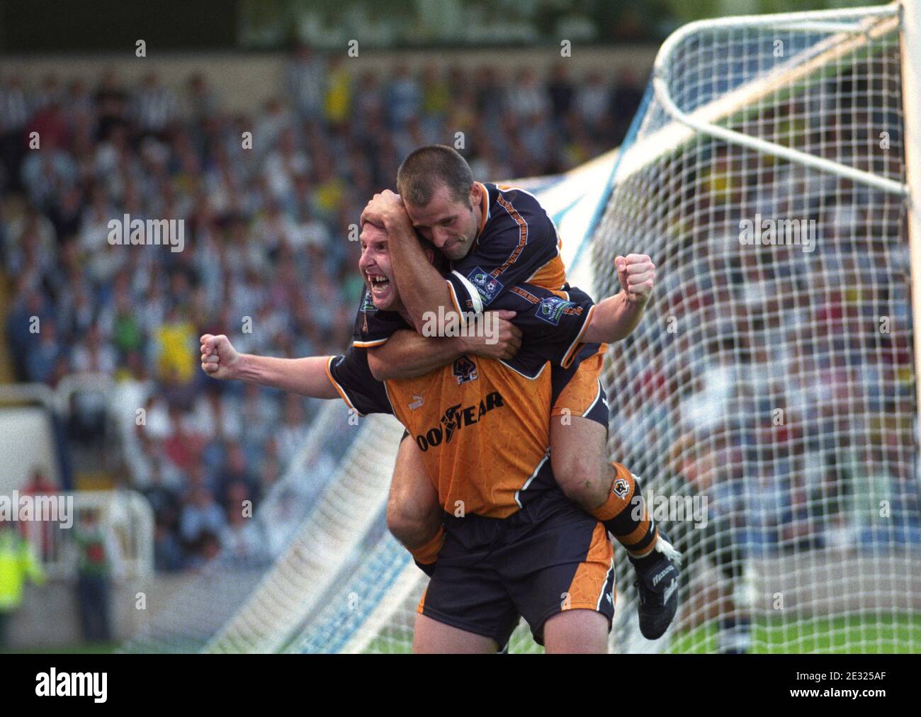 Dave roberts football hi-res stock photography and images - Alamy