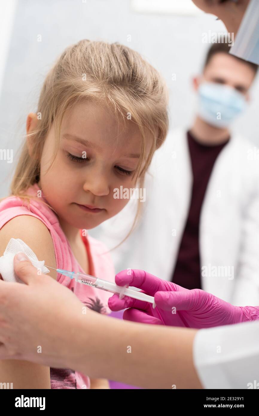 Nurse injection back view hi-res stock photography and images - Alamy